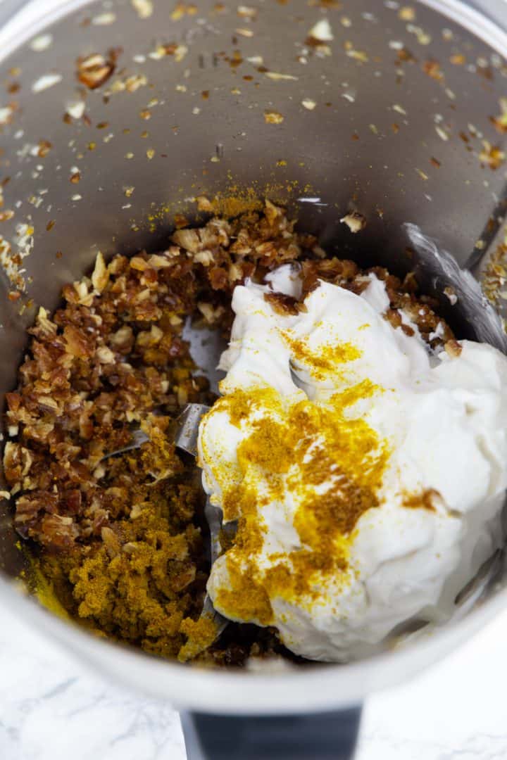 Creamy Vegan Dip with Dates - Vegan Heaven